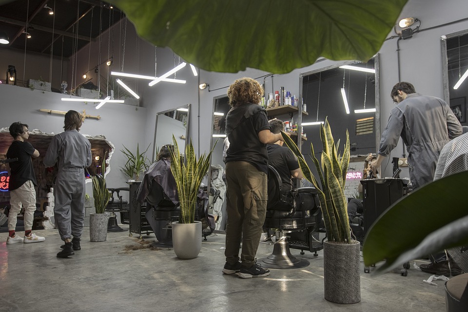 What are the typical work hours and schedule for hair salon employees ...